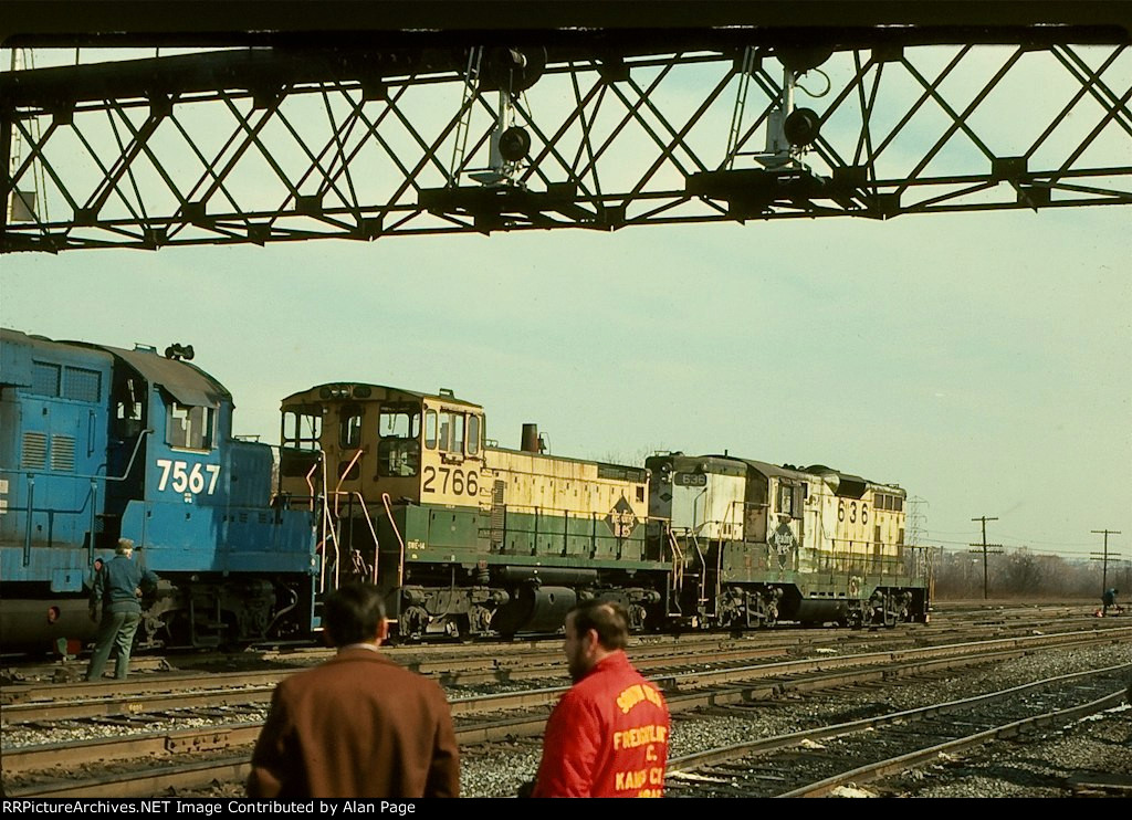 RDG SW1500 2766 and GP7 636